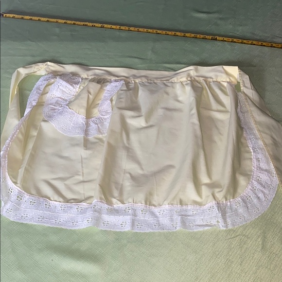 Vintage | Kitchen | Cream Apron With Lace Trim | Poshmark